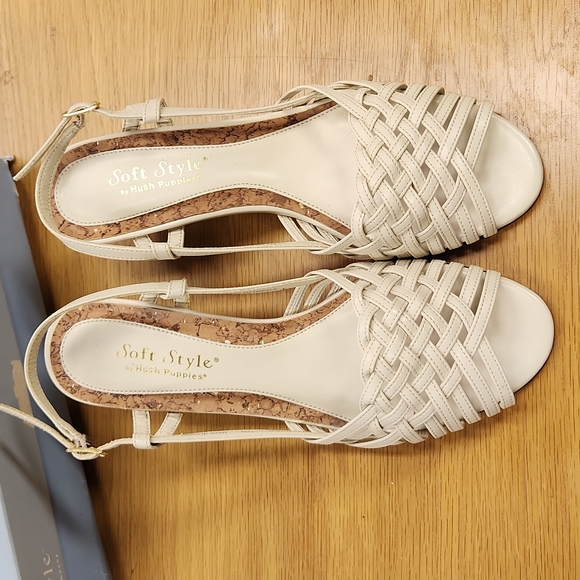 Hush Puppies | Shoes | Vintage Soft Style Womens Dressycasual Heels ...